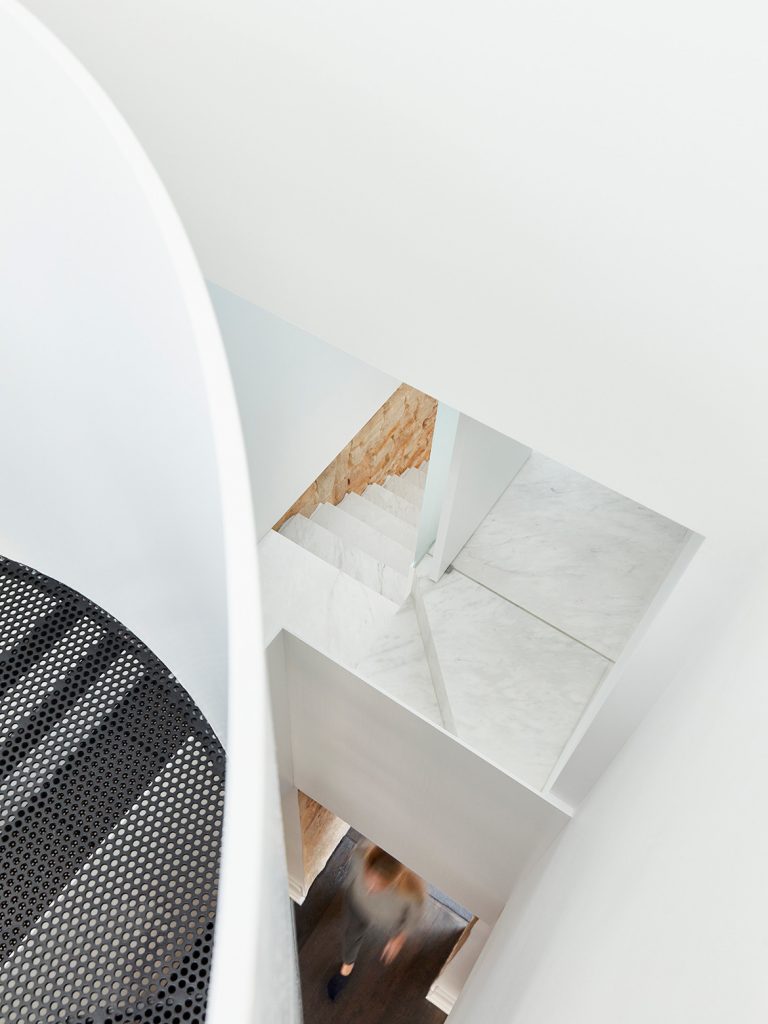 Brad Swartz Architects’ site sensitivity conquers darkness | Indesign ...