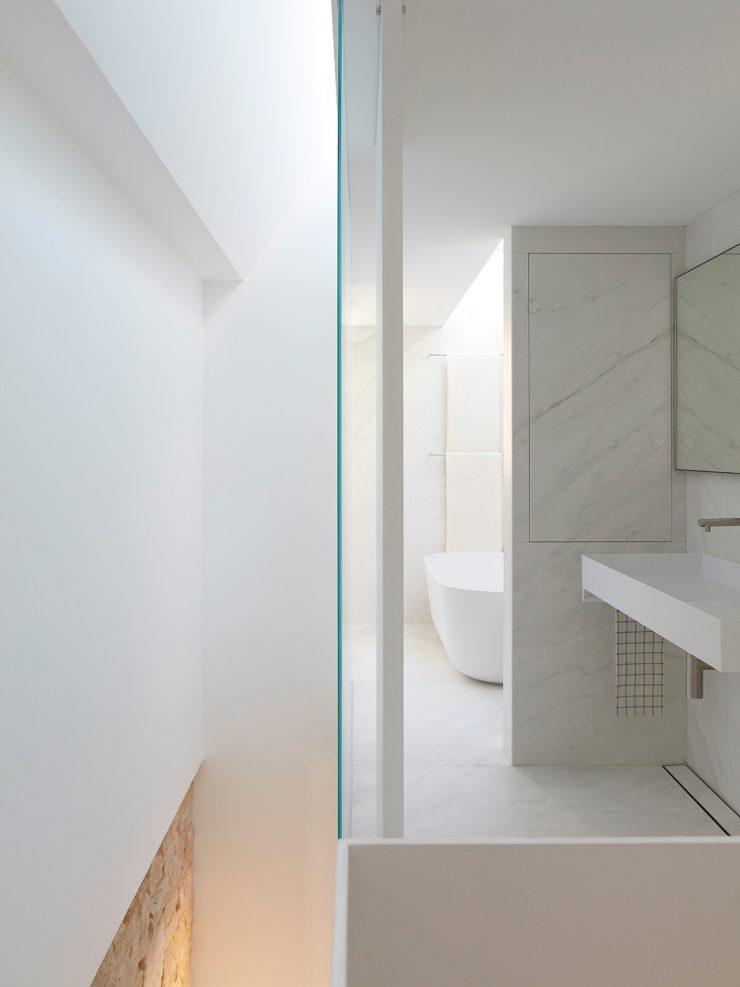 Brad Swartz Architects’ site sensitivity conquers darkness | Indesign ...